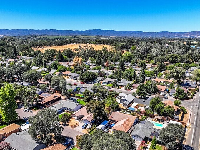 From above, Kelseyville reveals itself as a perfect patchwork of homes, trees, and open spaces—suburban living without the suburban sprawl.