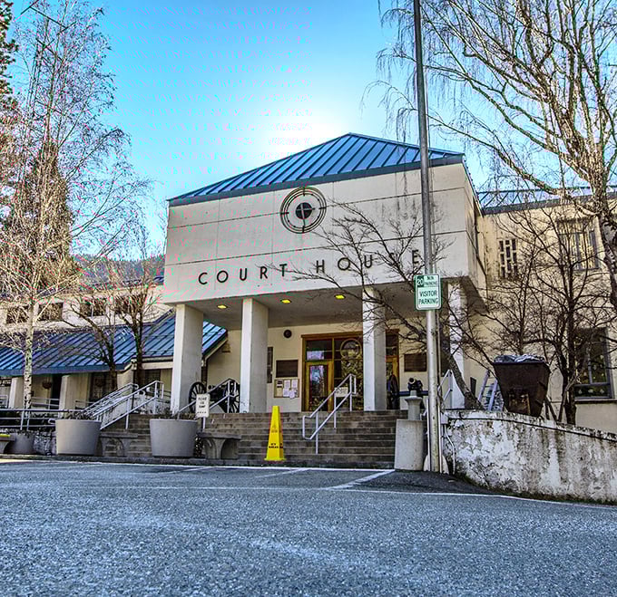 Even Downieville's courthouse looks like it belongs in a Norman Rockwell painting – small-town justice served with a side of architectural charm.