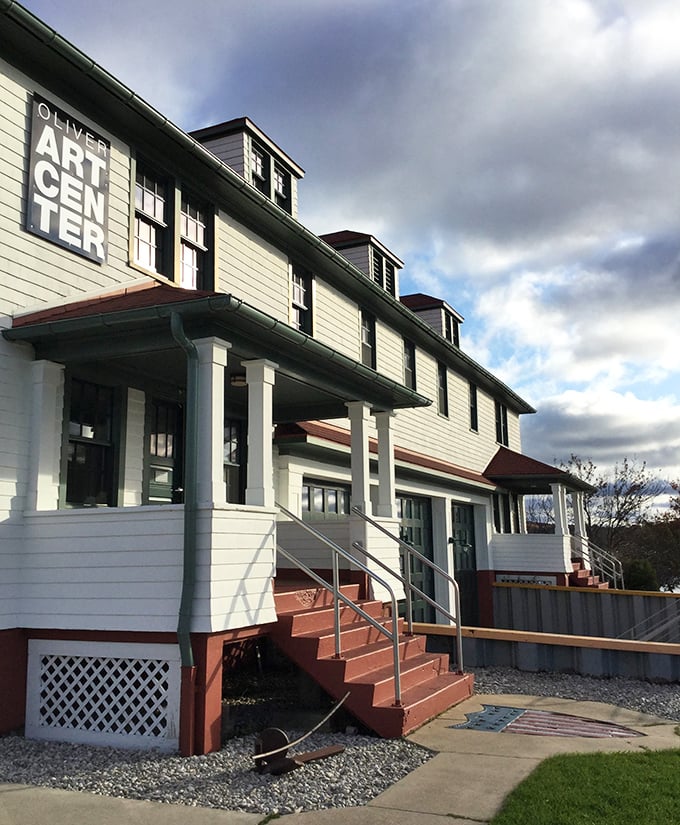 The Oliver Arts Center brings culture to Frankfort without requiring a tuxedo or pretentious art interpretation skills.