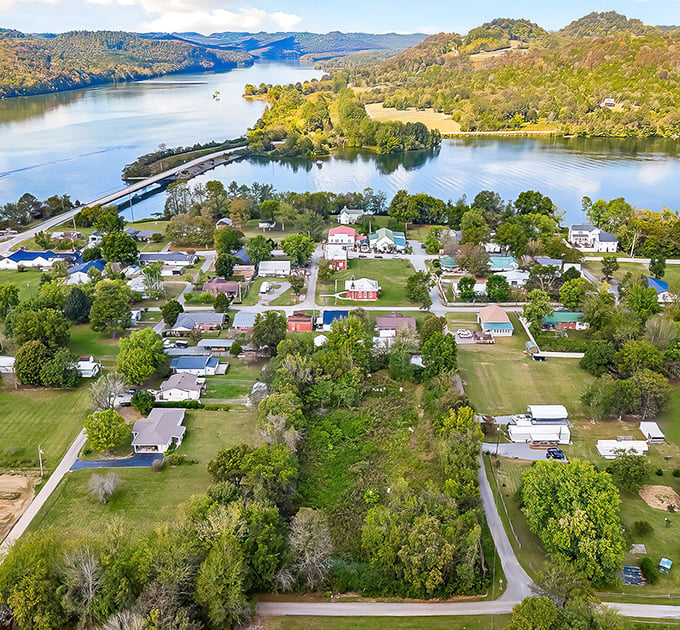 From above, Granville reveals its perfect positioning along Cordell Hull Lake – a tiny town with million-dollar waterfront views.