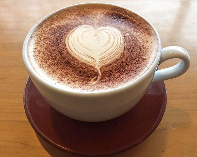 When your latte comes with a heart this perfect, you know the barista isn't just making coffee—they're creating moments of joy in ceramic form.