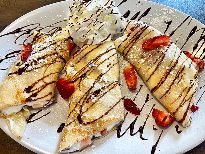 These crepes are what would happen if breakfast and dessert had a beautiful baby. Nutella and strawberries: the Fred Astaire and Ginger Rogers of sweet toppings.