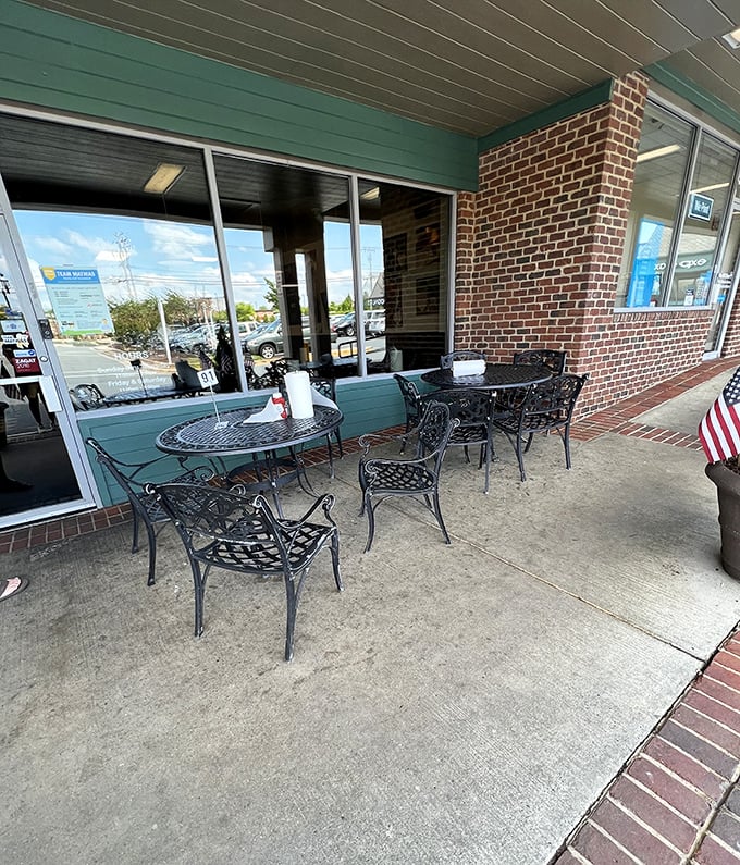 When Virginia weather cooperates, these outdoor tables become prime real estate. Fresh air makes everything taste better – even perfection.