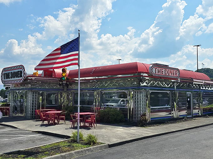 Standing proud against the Tennessee sky, this chrome-clad time capsule of Americana flies the flag for independent eateries everywhere.