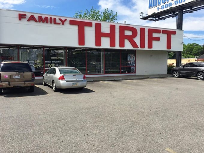 The exterior view – where cars gather like hungry diners outside a famous barbecue joint. The red signage promises treasures within for the savvy shopper.