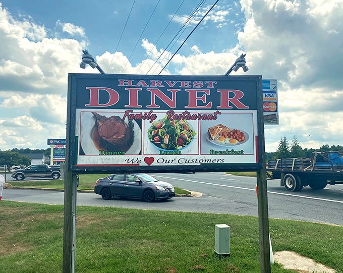 The sign says it all: "We Love Our Customers" – and the feeling is definitely mutual.