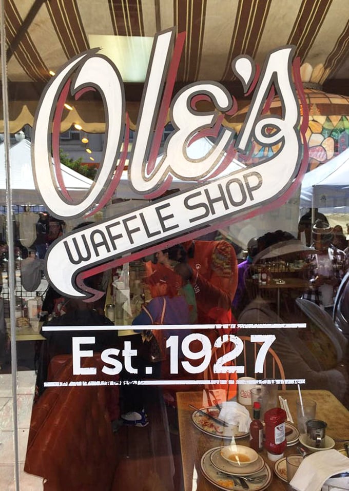 "Est. 1927" – three numbers that explain why Ole's gets everything right. Nearly a century of practice makes for perfect waffles.