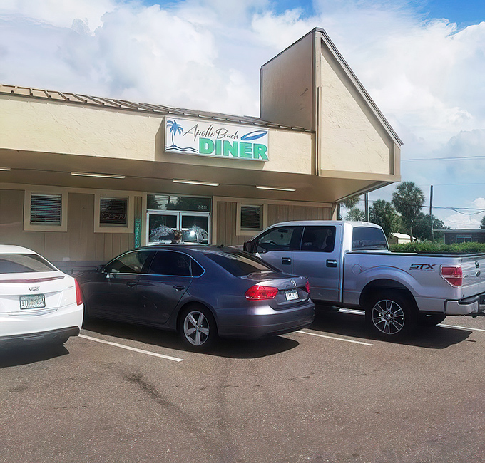 A final look at this unassuming treasure on Apollo Beach. Like all great diners, it promises nothing more than what it delivers: really good food in a welcoming space.