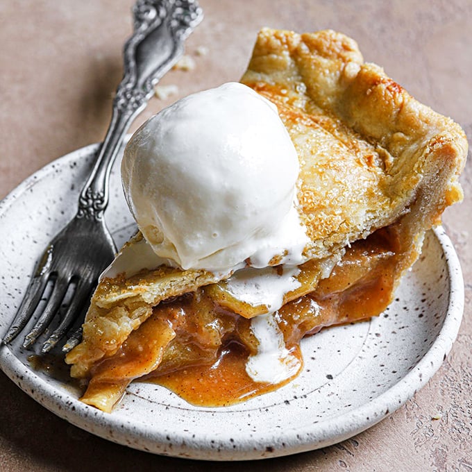 Apple pie à la mode done right – when ice cream melts into warm pie, angels probably start singing.