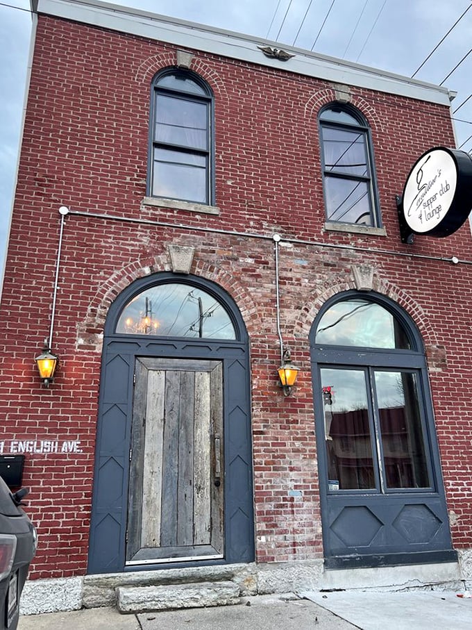 Geraldine's welcoming entrance says "come in and stay awhile"—a doorway to one of Fountain Square's most delicious adventures.