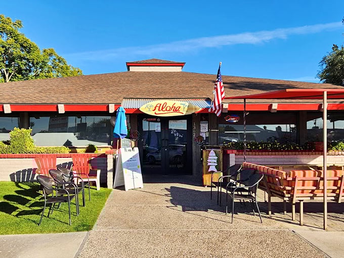 "Aloha" means both hello and goodbye, but you'll only be saying hello to seconds at this welcoming breakfast oasis.