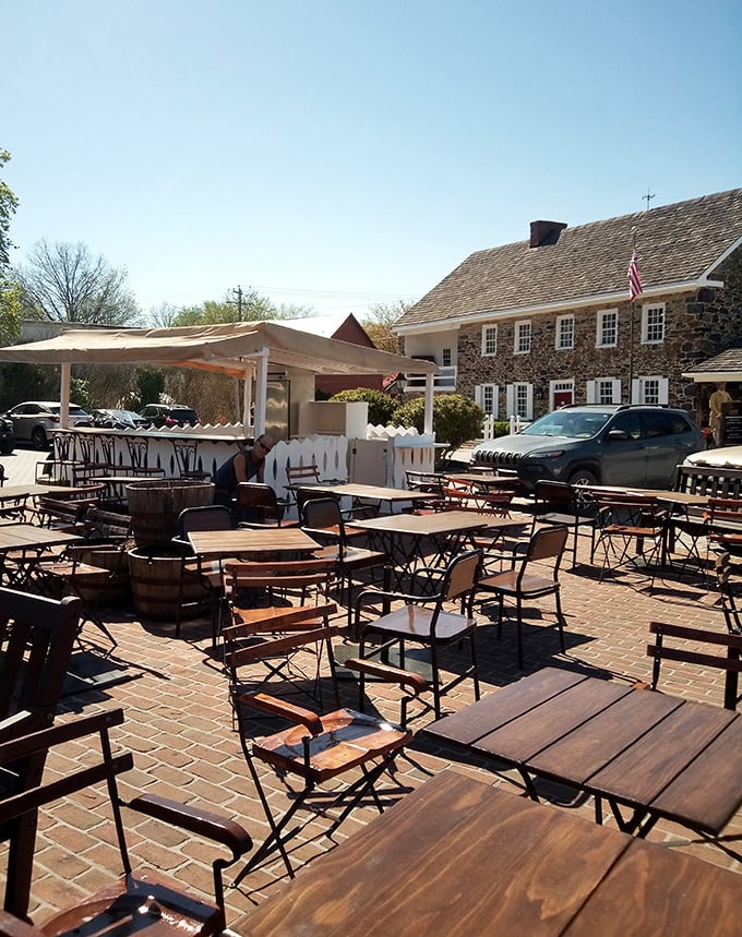Outdoor seating where you can digest both your meal and two centuries of American history under the Pennsylvania sky.