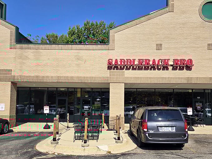 The unassuming exterior hides barbecue greatness within – like finding out your quiet neighbor was secretly a rock star all along.