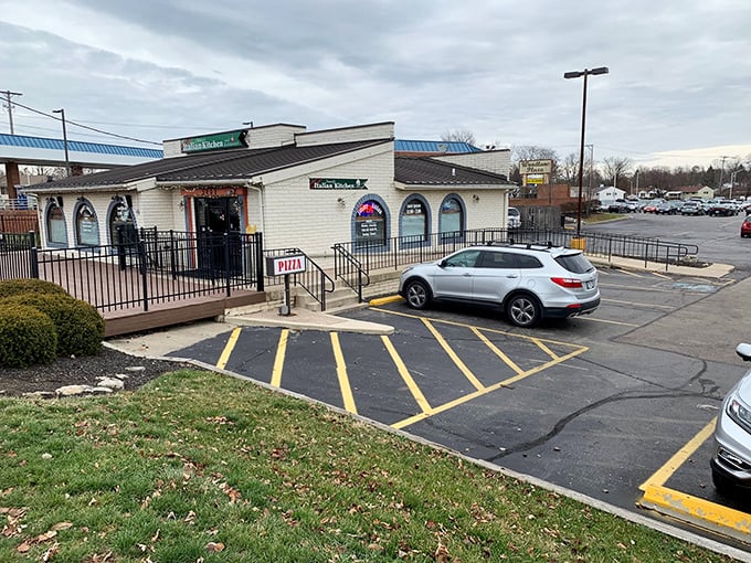 Plenty of parking means no circling the block – more time for eating, less for hunting spots.
