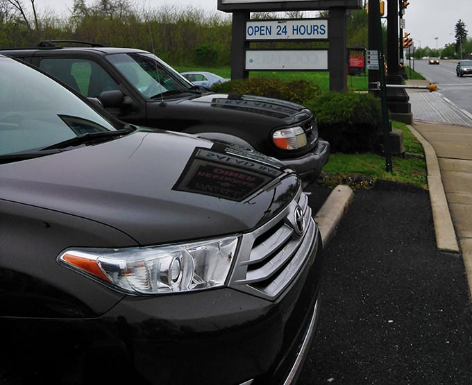 The parking lot tells the story—locals know where to find the good stuff. When Pennsylvania hunger strikes, these spaces fill faster than a Phillies playoff game.