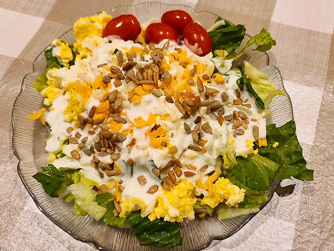 A salad that actually deserves the name—crisp, colorful, and thoughtfully composed. Those sunflower seeds add the perfect crunch factor.