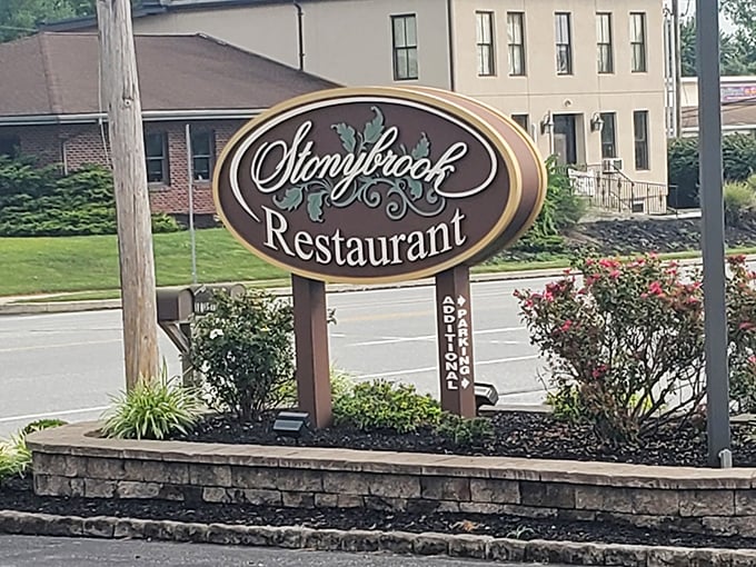 Even the outdoor seating can't escape the gravitational pull of that famous Bagel Stuffer.