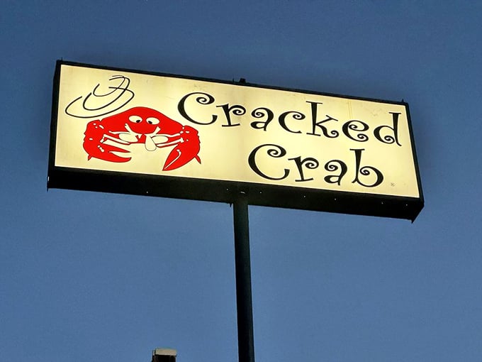 A sign that promises exactly what it delivers – no fancy marketing needed when your crab speaks for itself.