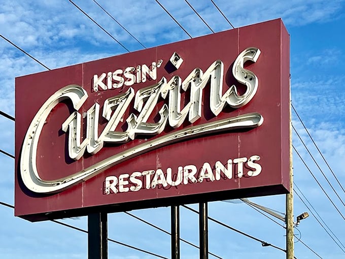 That vintage-style sign has guided hungry travelers to breakfast nirvana for generations—a St. Petersburg landmark that promises satisfaction ahead.