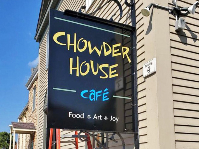 "Food * Art * Joy" – three simple words that perfectly capture the Chowder House Cafe experience in Akron's unexpected culinary landscape.