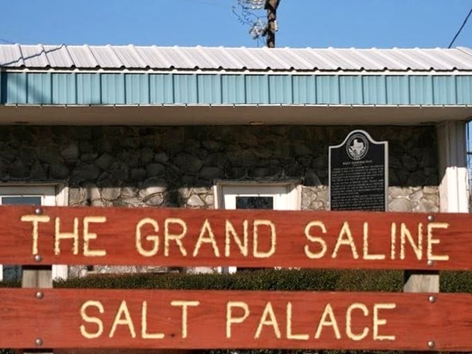 Merchandise display featuring Texas-shaped salt pride – because everything, including sodium chloride enthusiasm, is bigger in the Lone Star State.