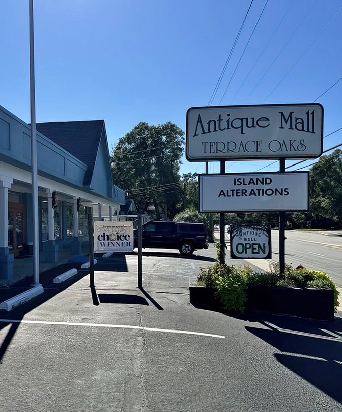 The welcoming sign that beckons treasure hunters from across South Carolina – your first clue that something special awaits inside.