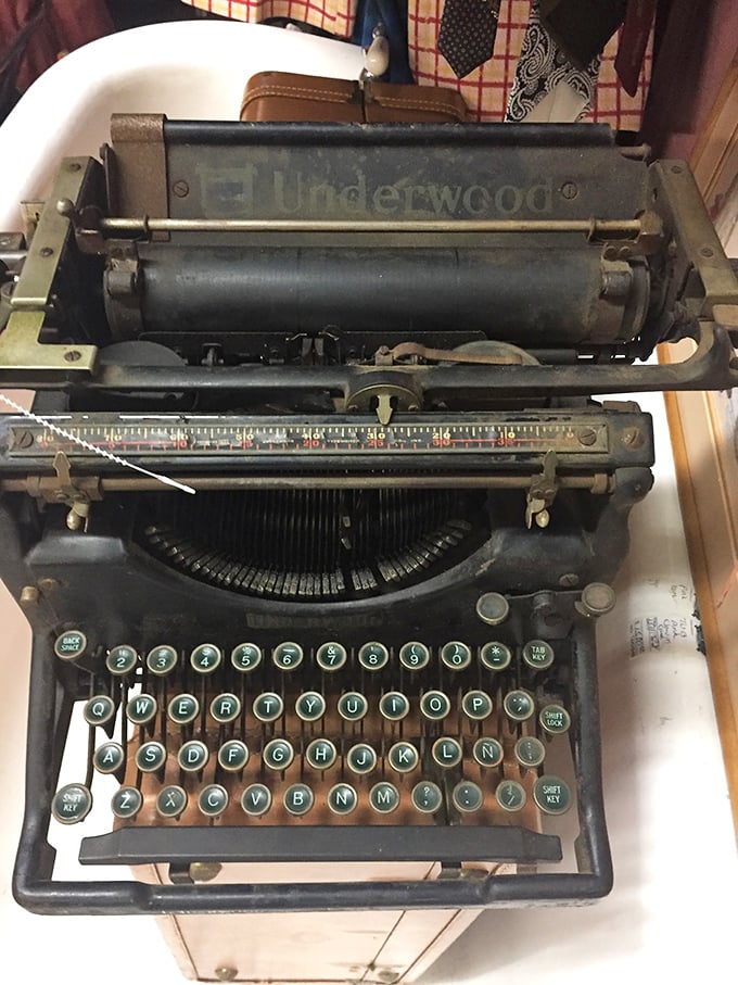 This Underwood typewriter has probably written love letters, resignation notices, and maybe even the Great American Novel – all before spell-check.