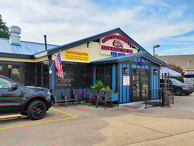 Captain Groovy's exterior says "no frills," but that blue-trimmed facade hides seafood treasures that would make Neptune himself jealous.