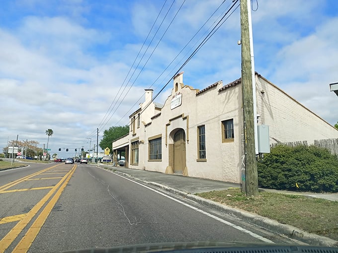 Time warp! This Davenport street corner looks like Florida's version of a spaghetti western set—minus the tumbleweeds and plus humidity.