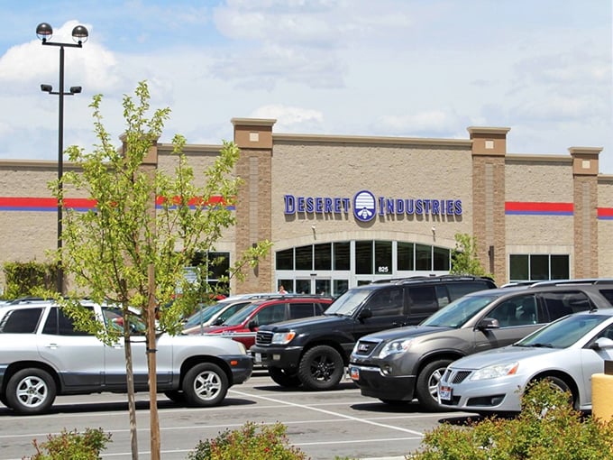 The Deseret Industries Nampa storefront stands proud like a department store's humble cousin—where bargain hunters find their happy place.