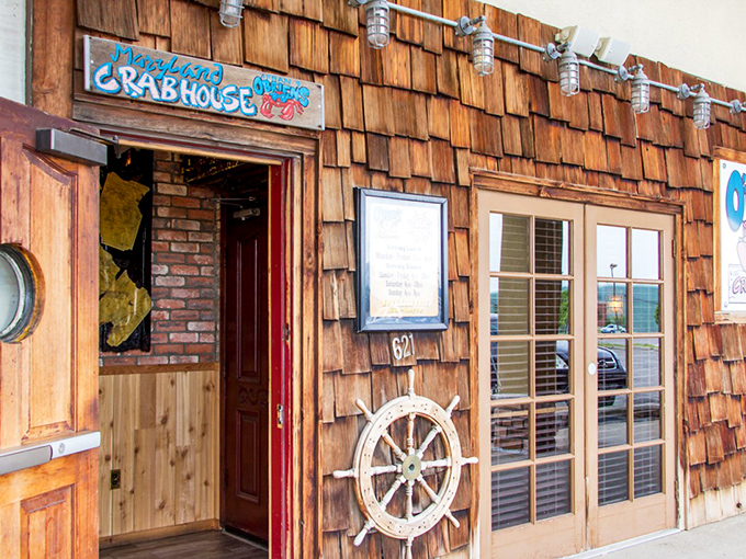 That weathered cedar shake exterior whispers "authentic seafood ahead" – no fancy facades needed here.