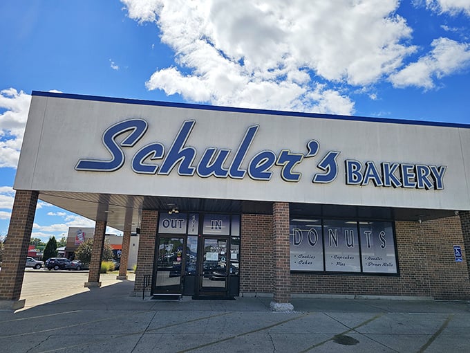 That classic bakery storefront promises sweet dreams are made of sugar, flour, and pure Ohio magic.