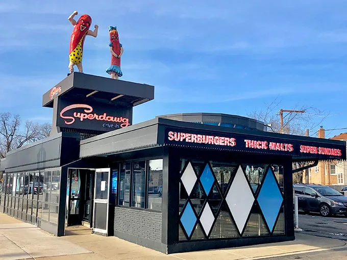 Those dancing hot dogs on the roof aren't just decoration—they're Chicago's most charming greeters welcoming you home.