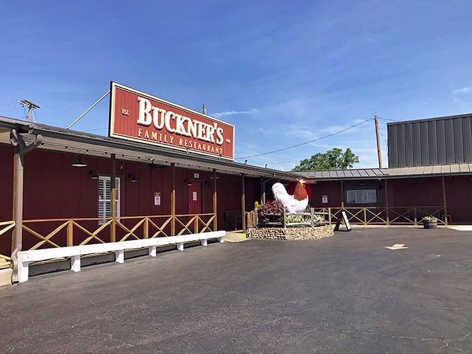 That welcoming country charm promises comfort food that'll make your grandmother proud and jealous.