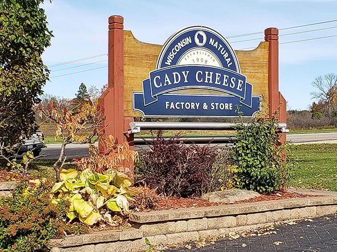 Wisconsin's cheese heritage proudly displayed on this sign – where tradition meets taste buds.