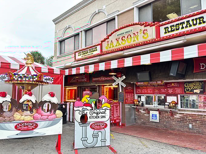 Red and white stripes signal sweet surrender – this parlor means serious business about frozen happiness.