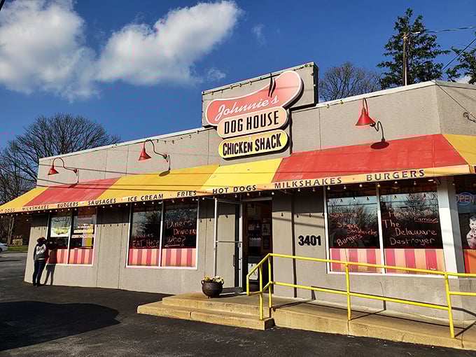The classic roadside charm of Johnnie's promises fried chicken that would make your grandmother both proud and jealous.