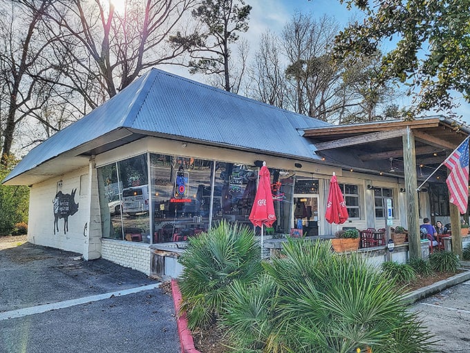 A barbecue oasis with American flag pride – Swig & Swine's porch practically whispers "come get messy!"