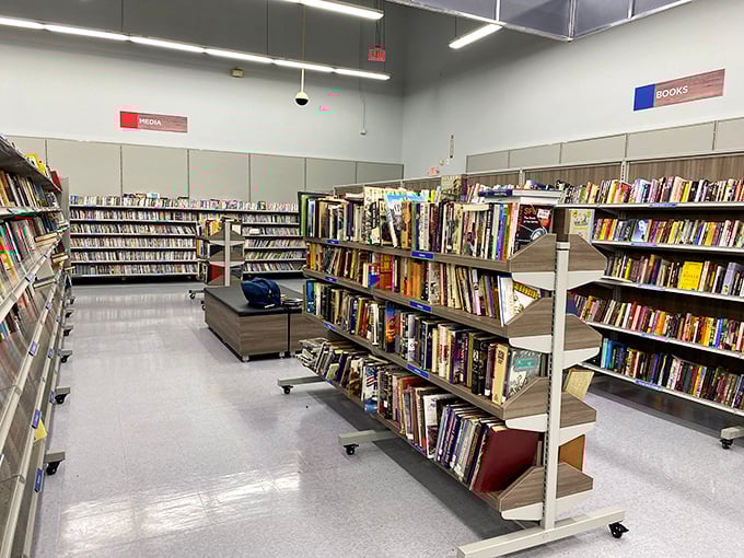 Bibliophiles, prepare to lose track of time! Row after organized row of literary treasures offers everything from dog-eared paperbacks to pristine coffee table tomes. 