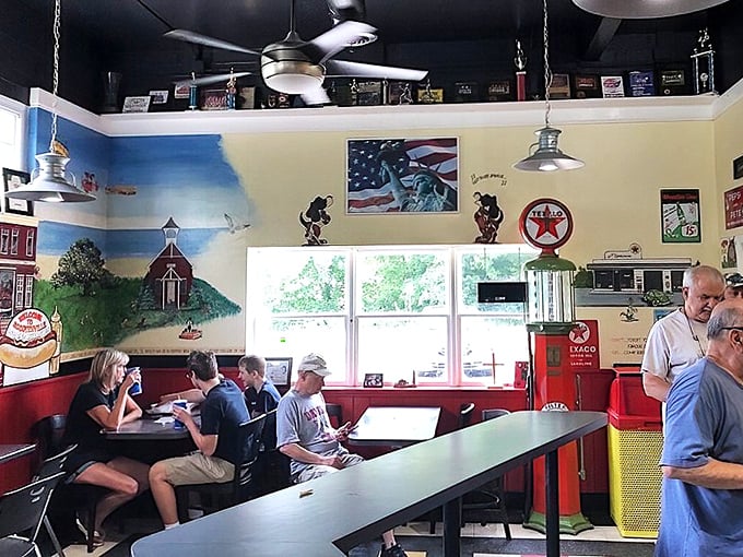 Inside, nostalgia meets appetite with Americana décor that makes you feel patriotic about your decision to indulge.