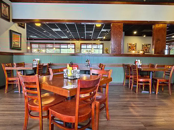 Warm wooden tables, green wainscoting, and just enough space between tables to keep your meat-induced moans from disturbing fellow diners.