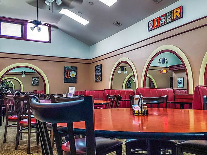 Step inside and you're transported to the golden age of diners—those arched entryways frame conversations and memories like living postcards.