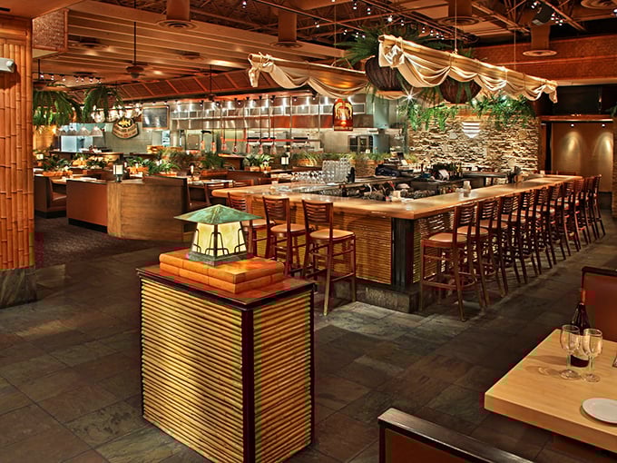 Warm wood tones and an open kitchen invite you into the culinary theater that is Bimini Twist. Watch your seafood dreams materialize before your eyes.