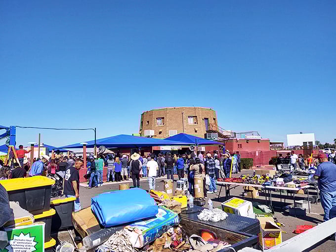The distinctive round brick building serves as a landmark for market-goers. Like a desert mirage, but instead of water, it promises vintage finds and bargains.
