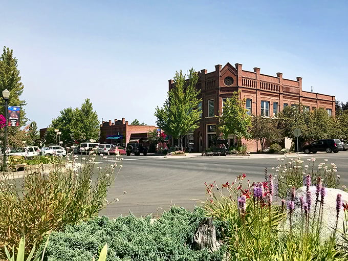 Historic brick buildings house galleries and shops where you can empty your wallet with zero regrets. Art with altitude!
