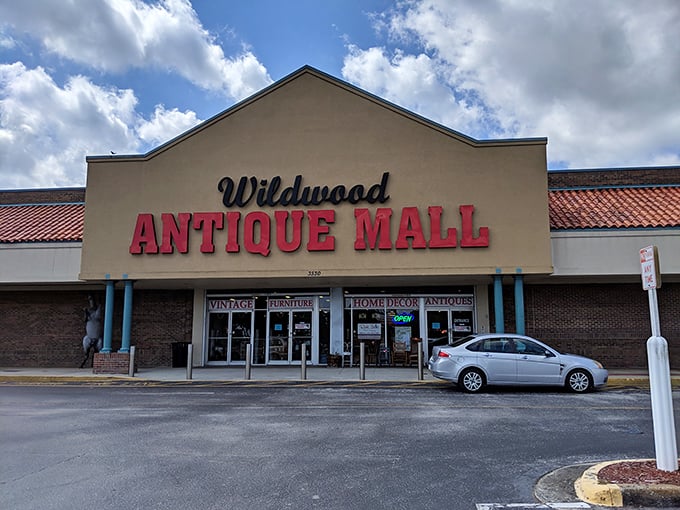 The unassuming exterior of Wildwood Antique Mall belies the time-traveling adventure waiting inside. Like a TARDIS for treasure hunters!