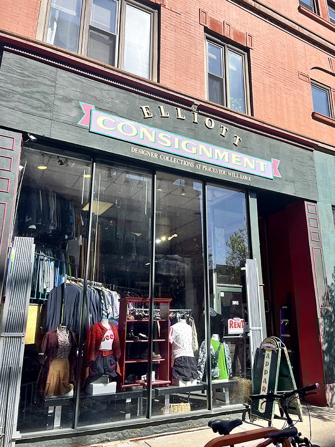 Like a fashion oasis on North Broadway, Elliott's window display showcases a carefully curated selection that whispers, "Yes, you can afford me."