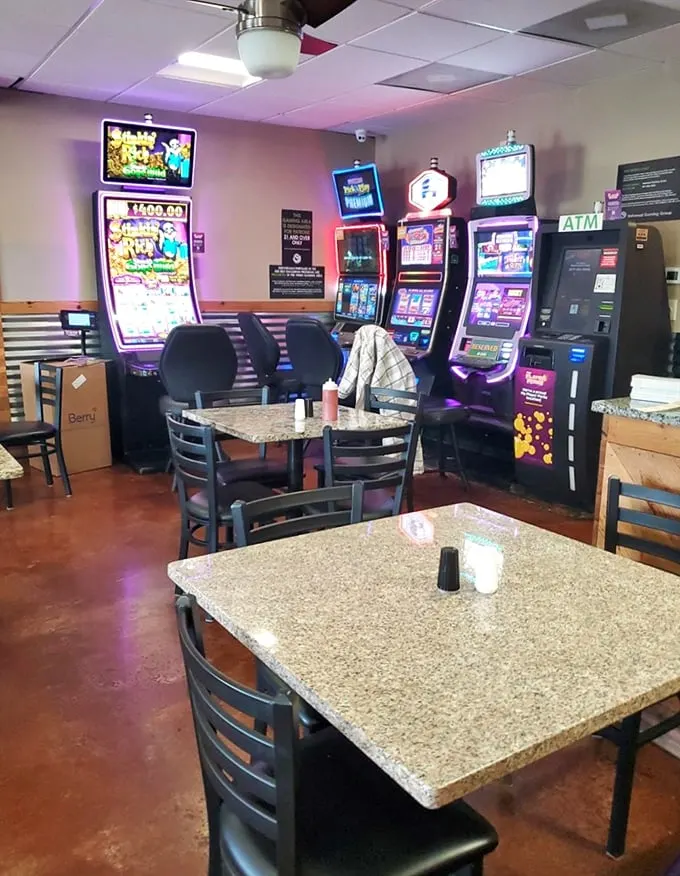 Gaming machines and simple tables create that quintessential Chicago neighborhood vibe—where the focus is on the food, not the furniture.