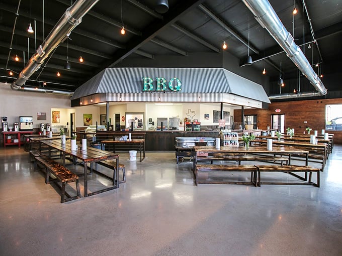 Industrial chic meets meat-lover's paradise in this spacious dining hall where communal tables invite strangers to become friends over brisket.