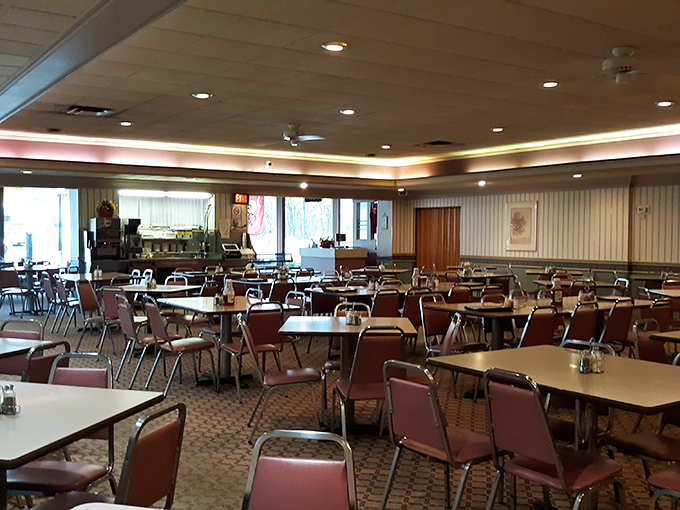 Where time stands still and chicken fries forever – the spacious dining area speaks volumes about priorities: good food over fancy frills.